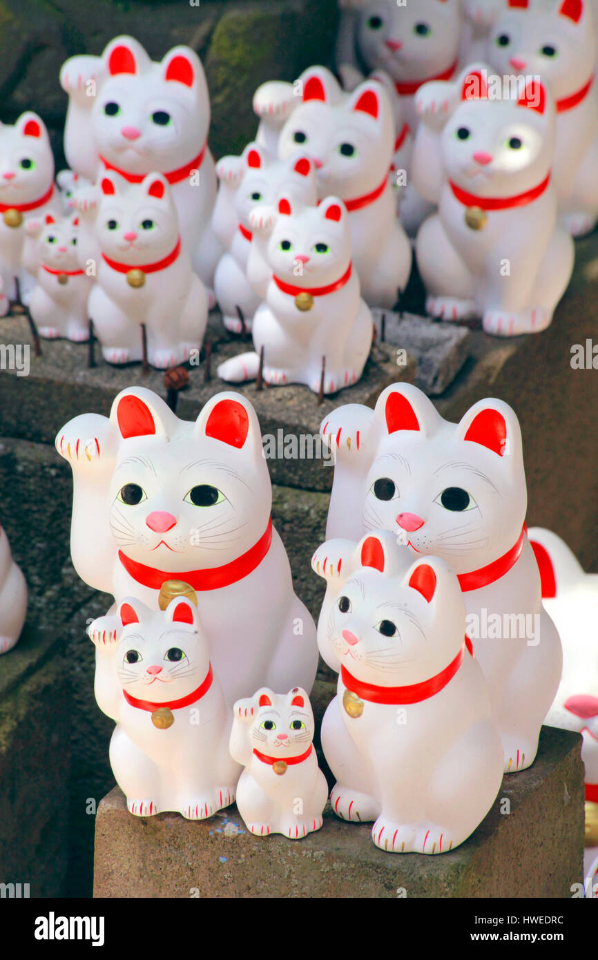 The Maneki Neko at Gotokuji Temple Tokyo Japan Stock Photo - Alamy