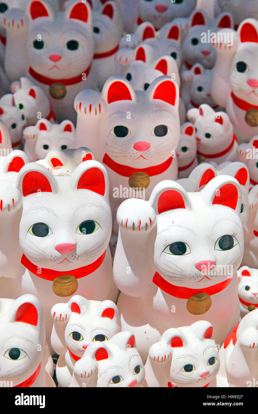 The Maneki Neko at Gotokuji Temple Tokyo Japan Stock Photo - Alamy