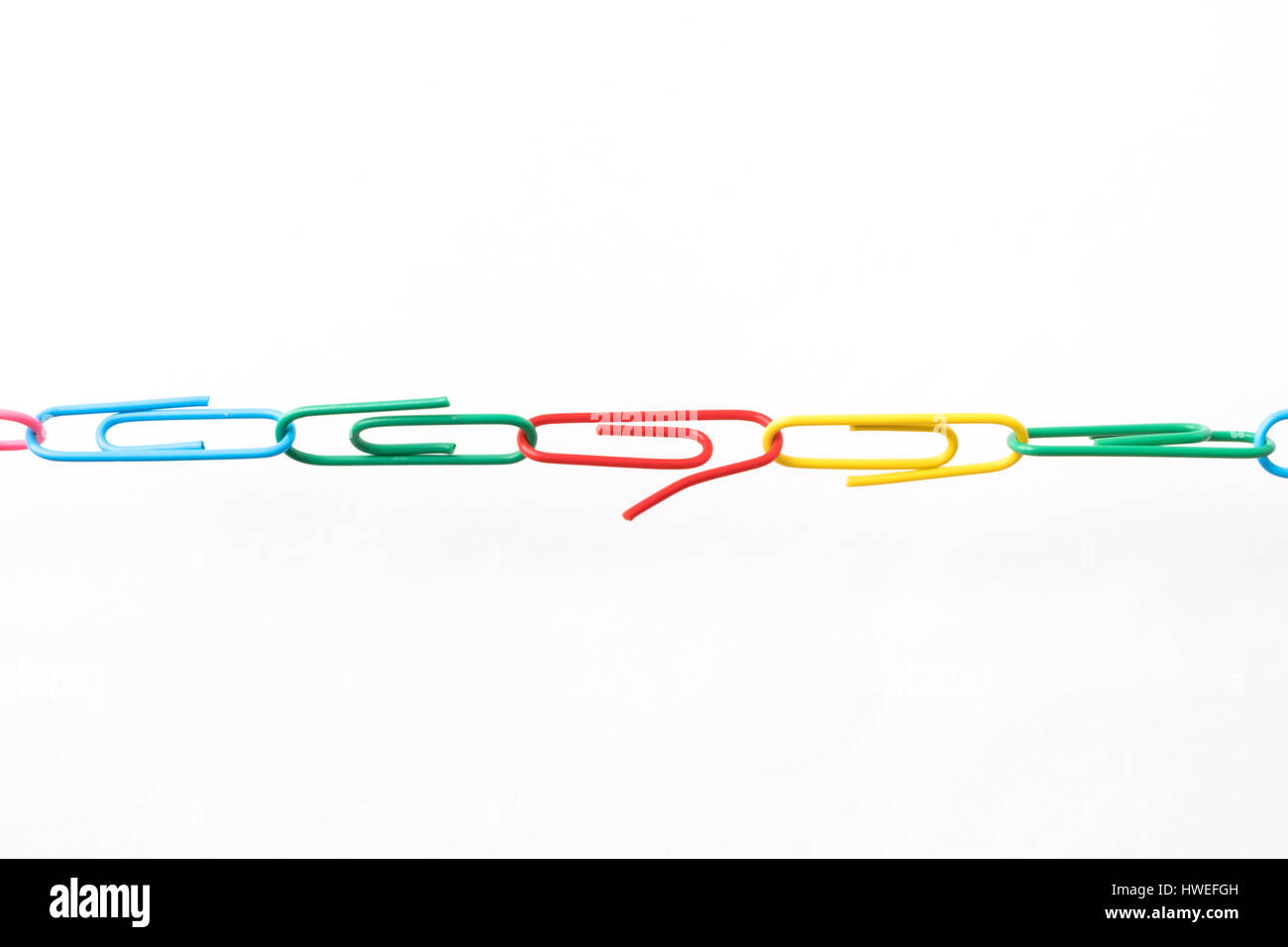 Chain Made Of Paper Clips Meaning Teamwork And Cooperation Stock Photo Alamy chain-made-of-paper-clips-meaning-teamwork-and-cooperation-stock-photo-alamy