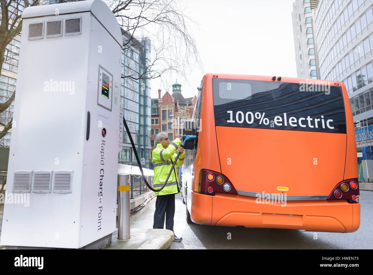 Bus driver bus hi-res stock photography and images - Alamy