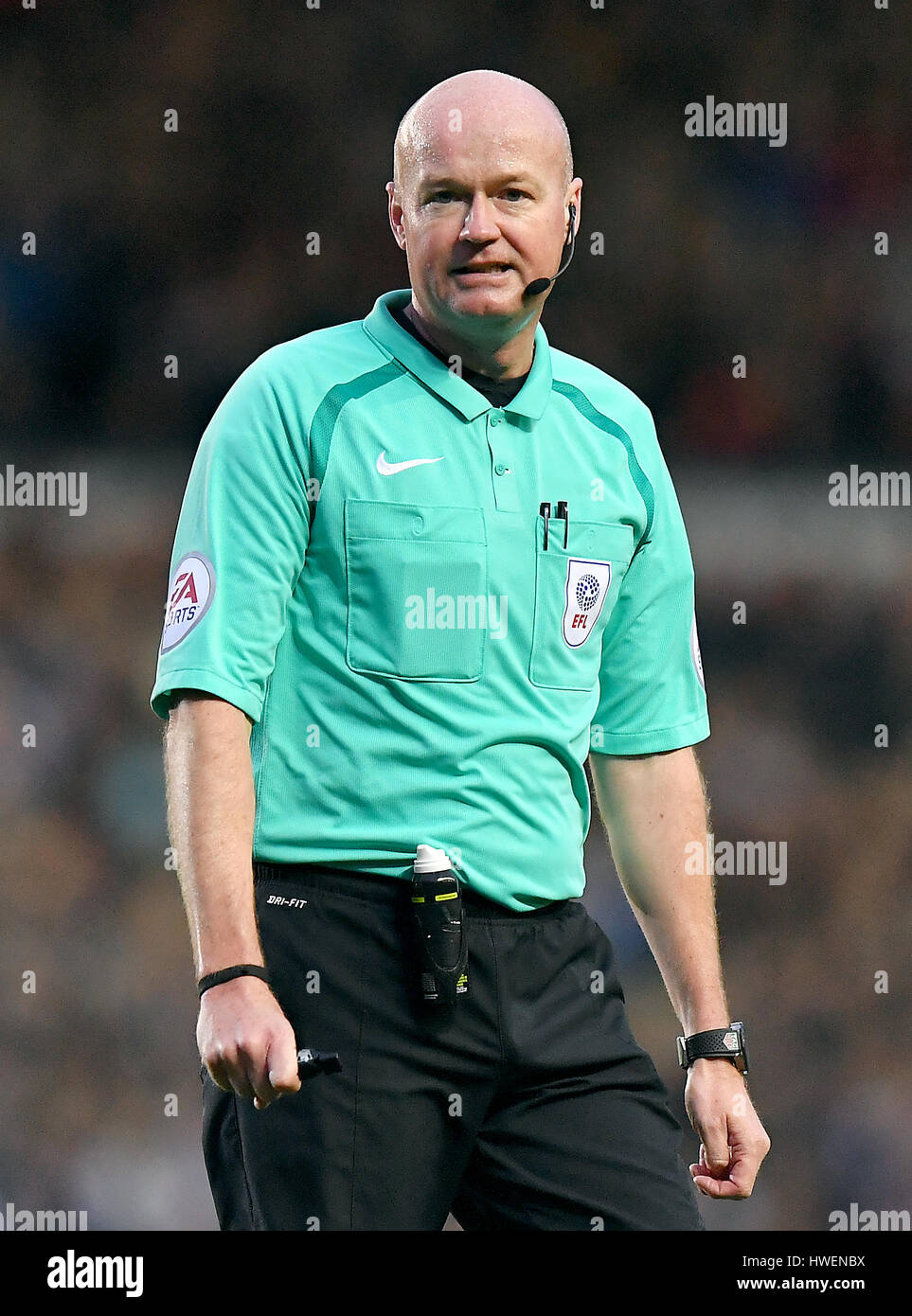 Referee Lee Mason Stock Photo - Alamy