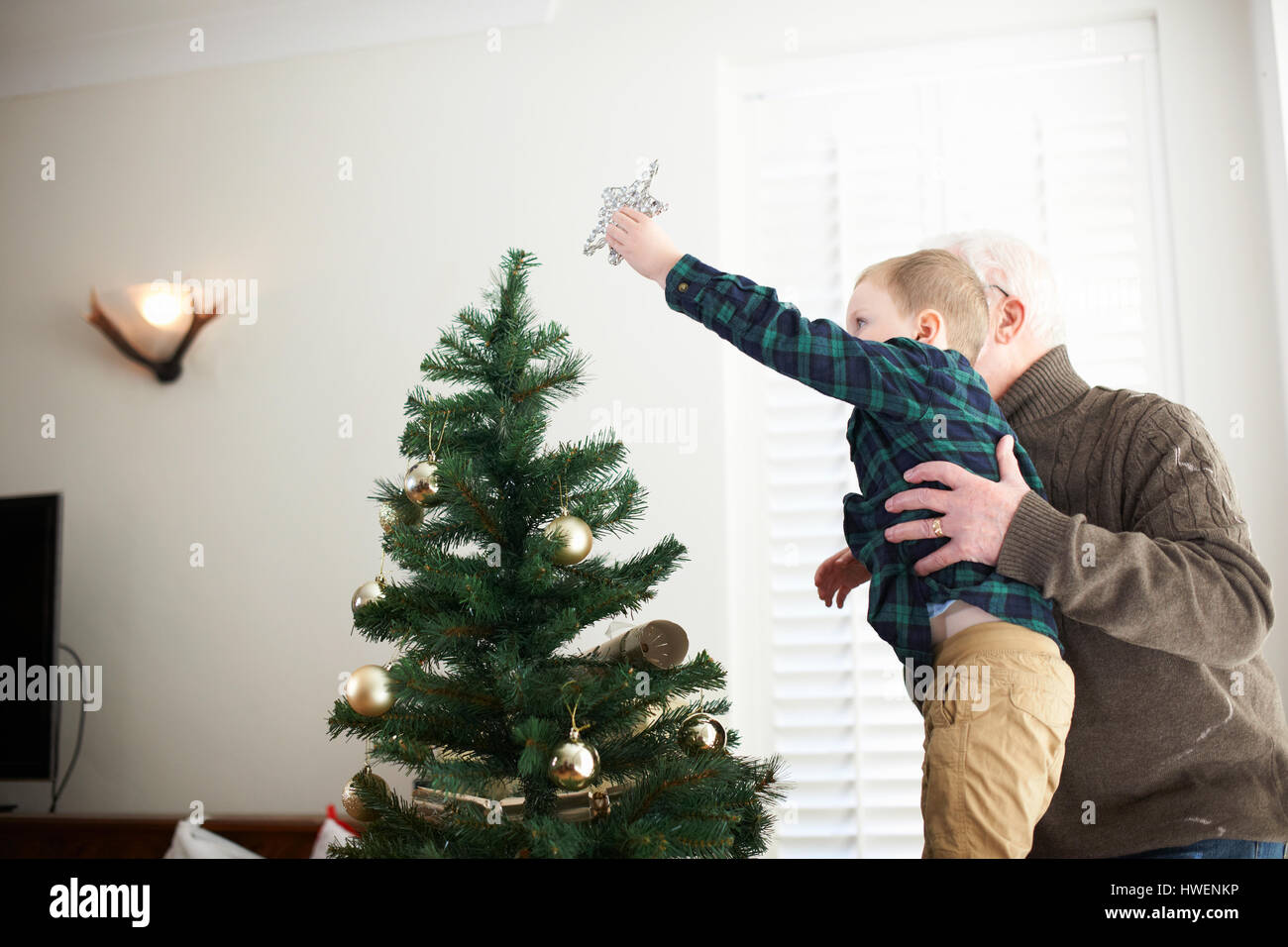 Star on christmas tree hi-res stock photography and images - Alamy