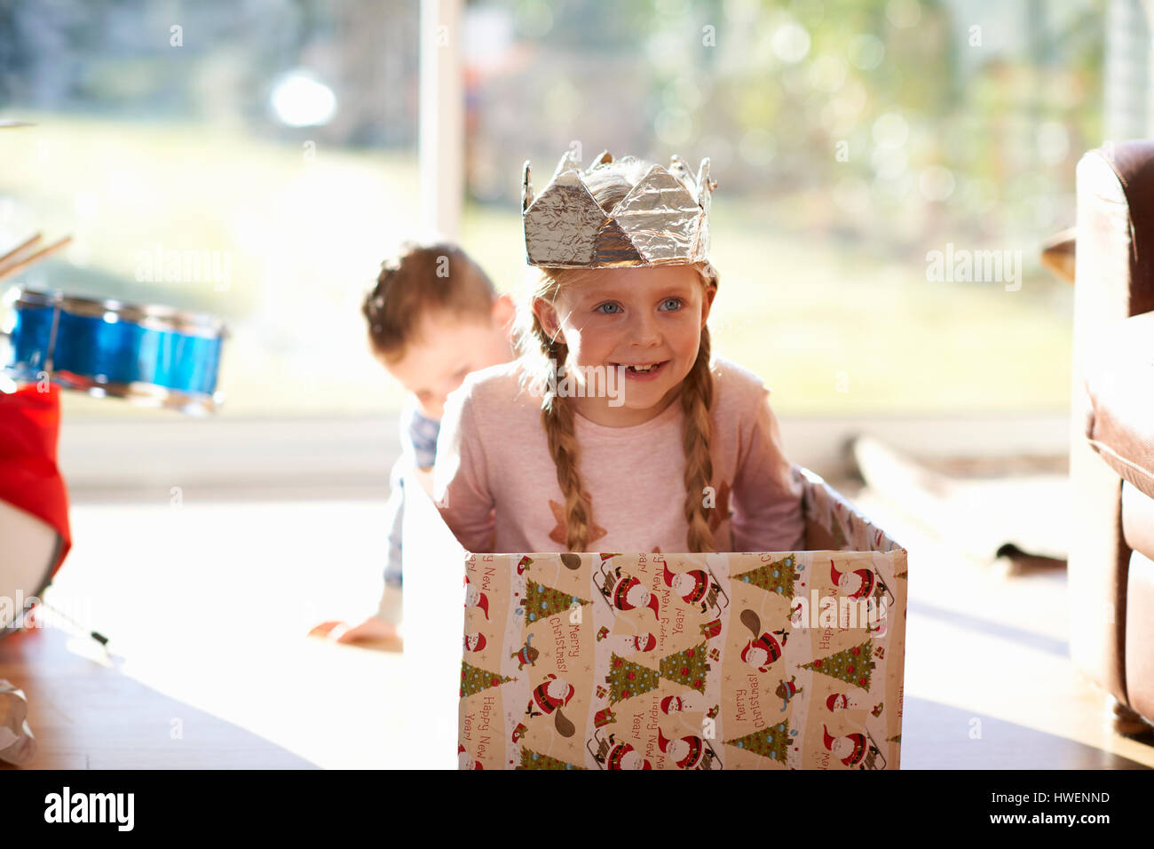 Cardboard girl hi-res stock photography and images - Alamy