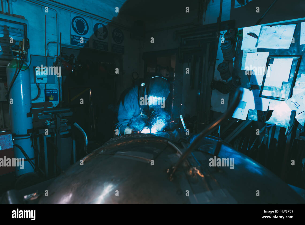 Forge welding hi-res stock photography and images - Alamy