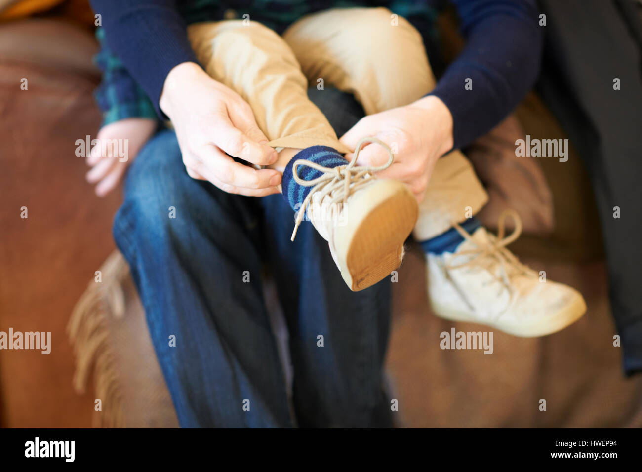 Helping out family hi-res stock photography and images - Alamy