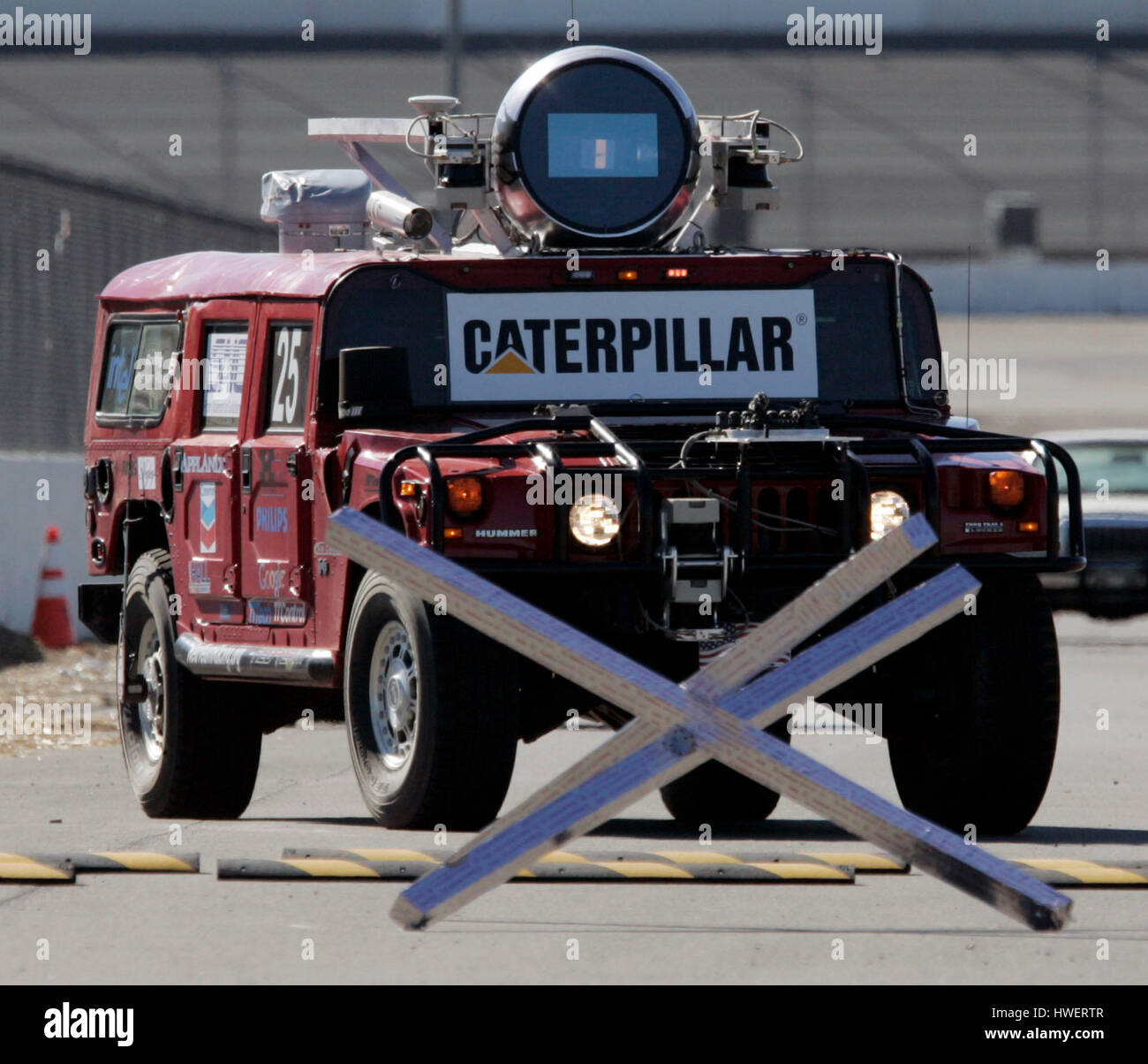 A Hummer-based vehicle made by Carnegie Mellon University named Team ...