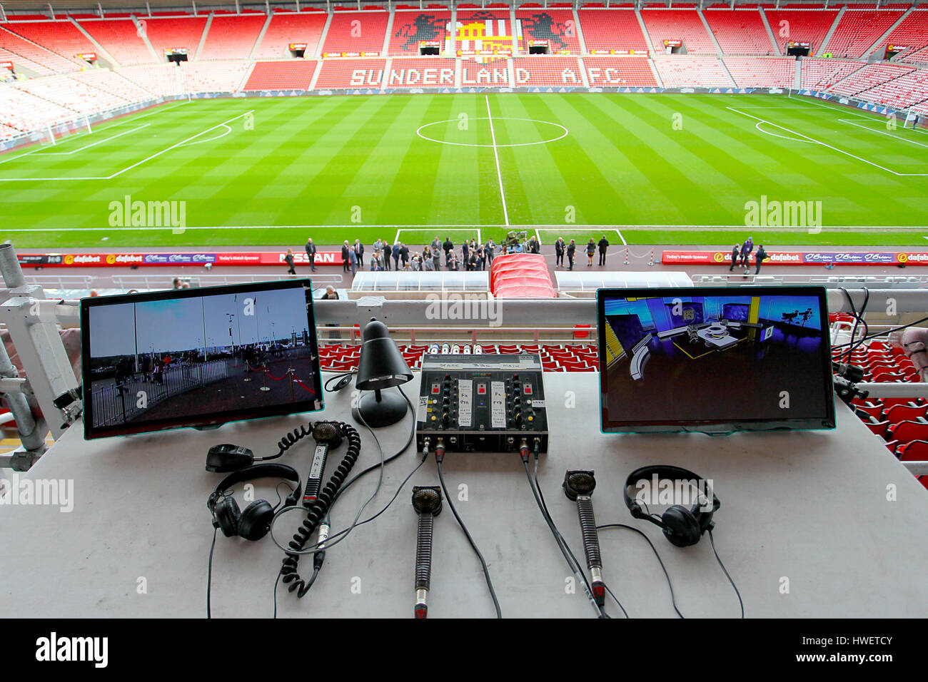 Commentator's box hi-res stock photography and images - Alamy