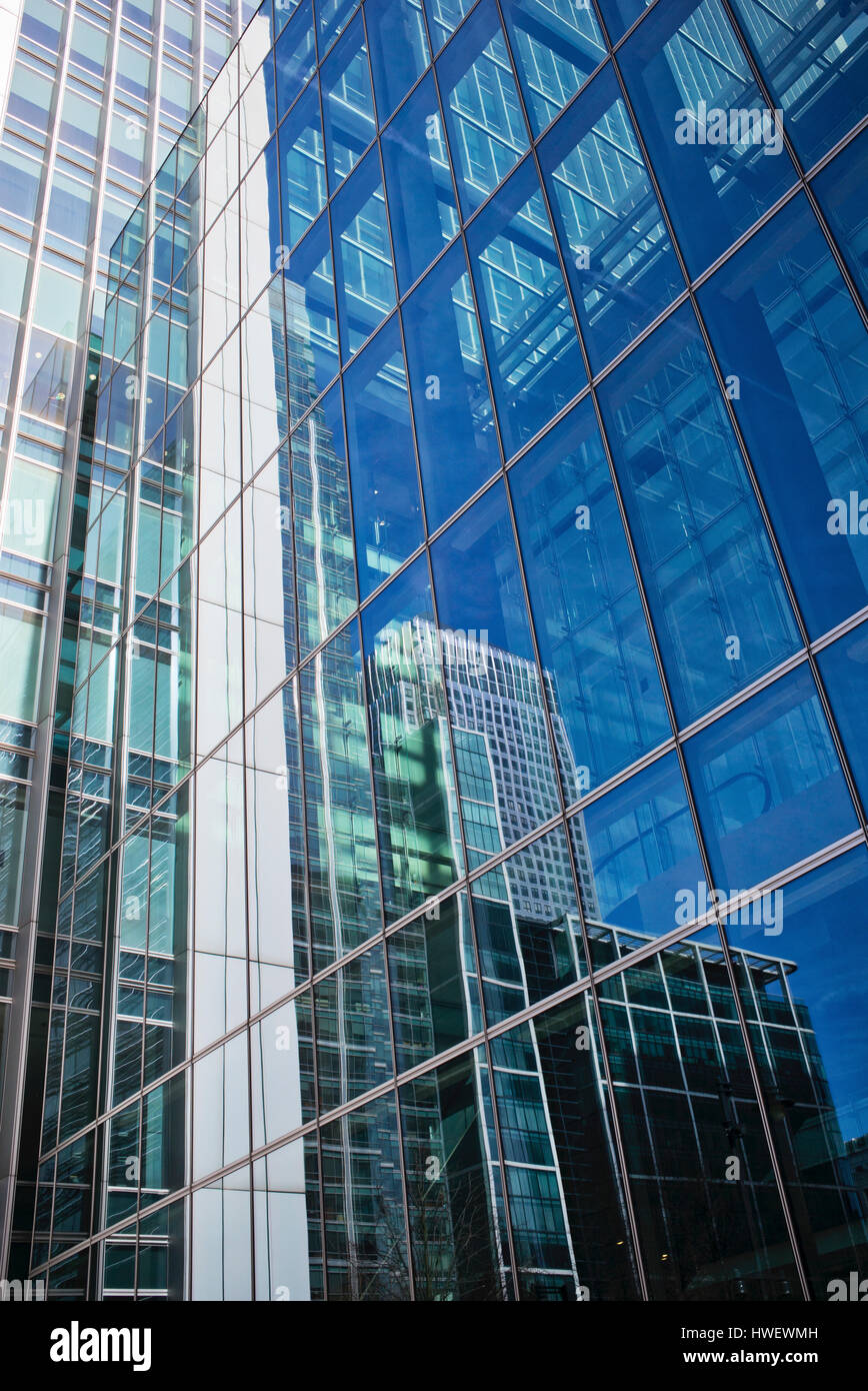 Business britain building architecture hi-res stock photography and ...