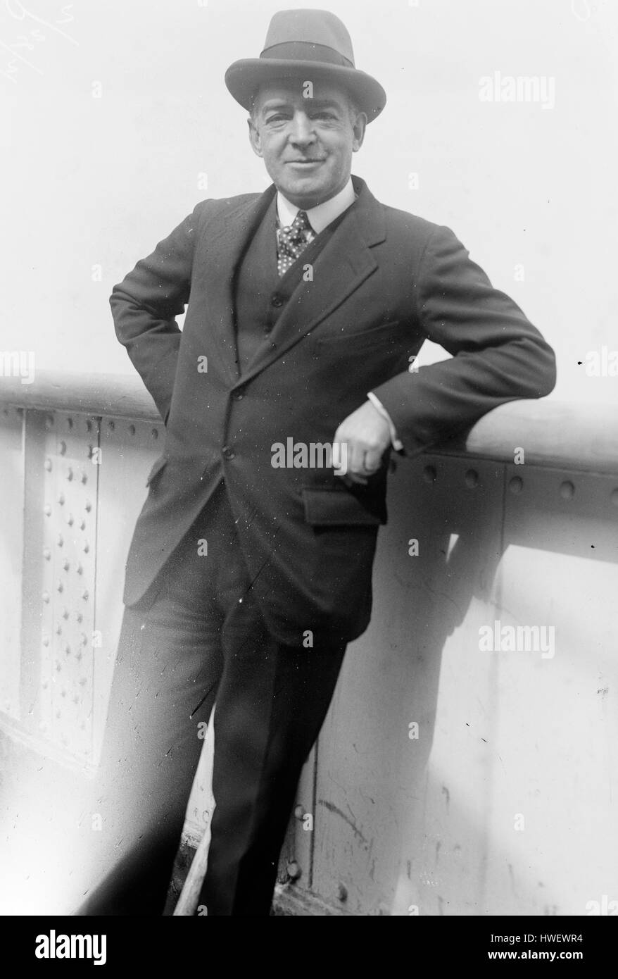 Shackleton portrait hi-res stock photography and images - Alamy