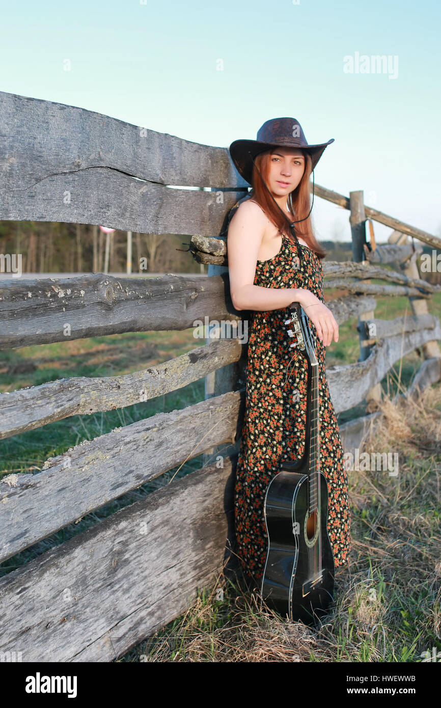 Female country music singer hat hi-res stock photography and images - Alamy