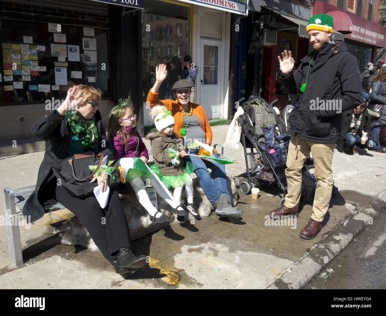 Brooklyn family hi-res stock photography and images - Alamy