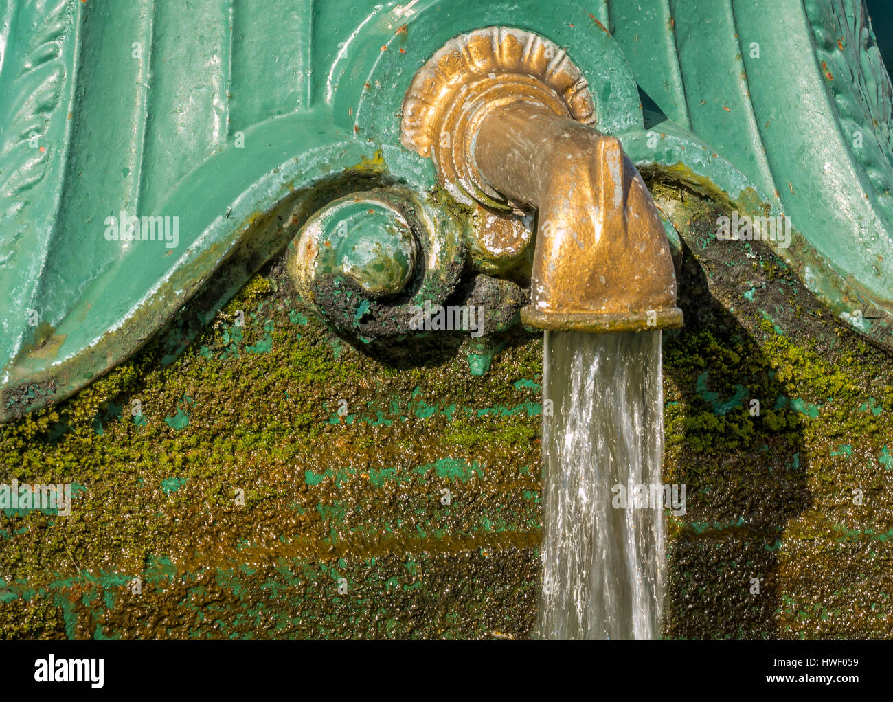 Brass fountain hi-res stock photography and images - Alamy