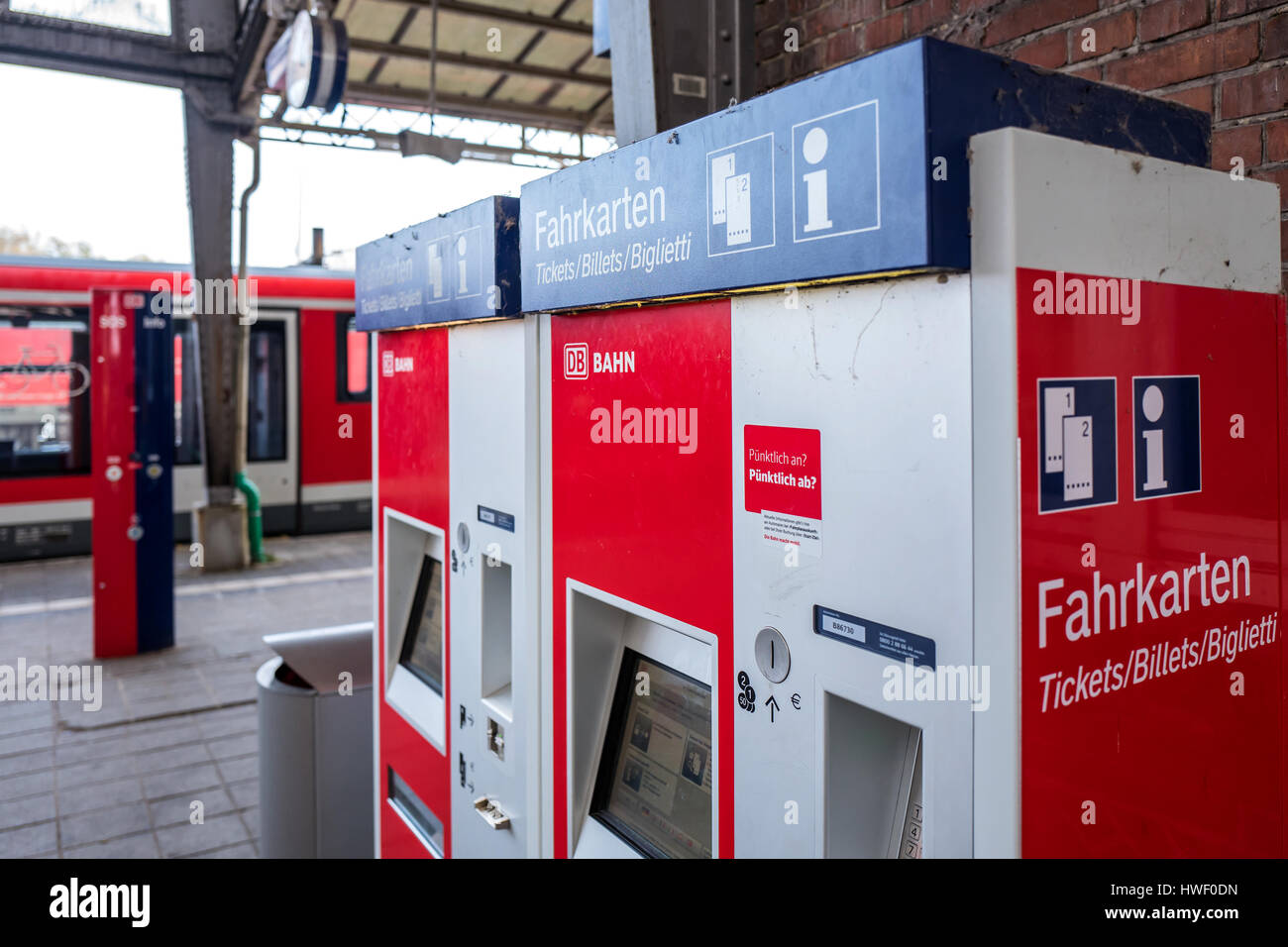 Ticket machine deutsche bahn german High Resolution Stock Photography ...