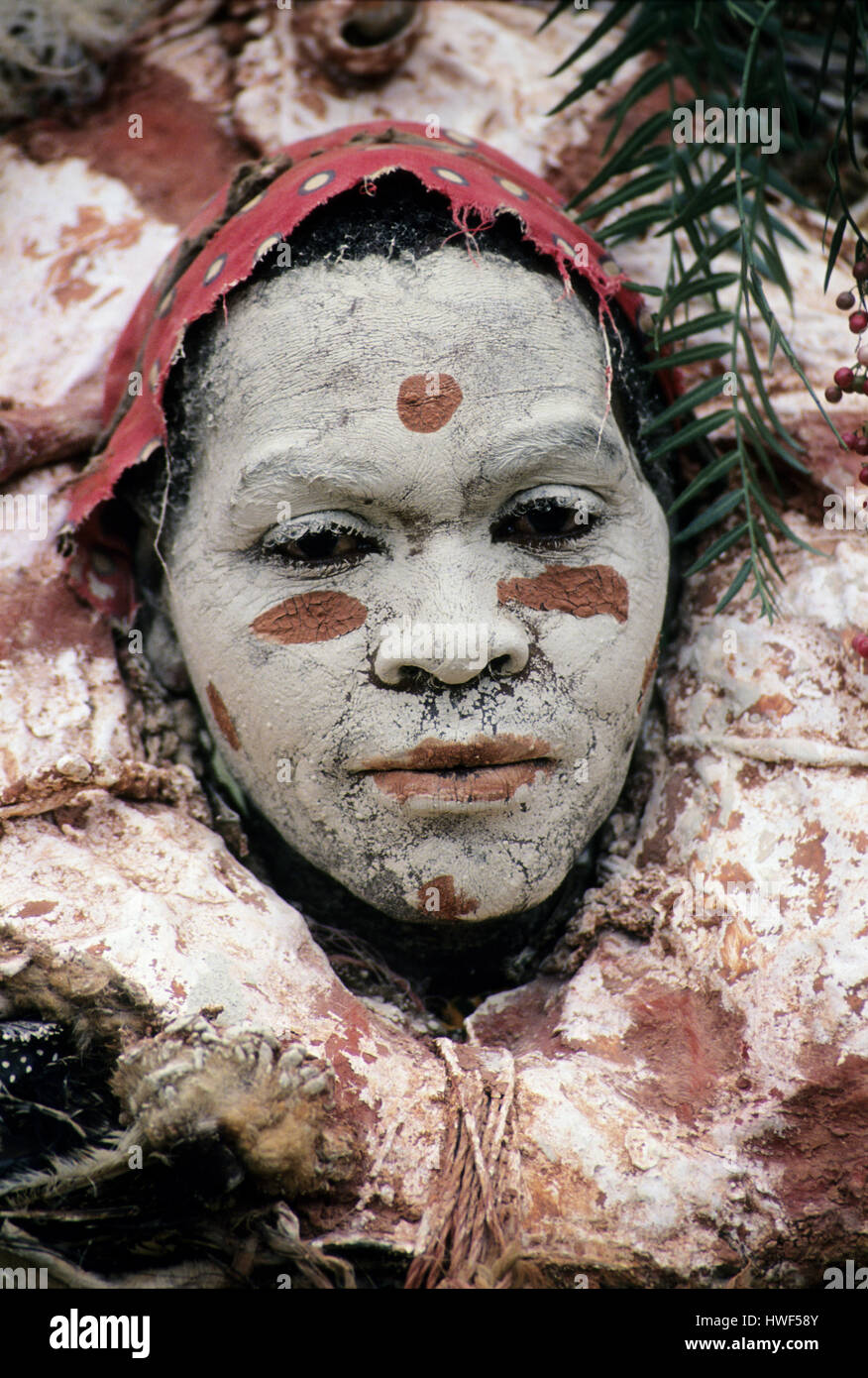 Witch doctor kenya hi-res stock photography and images - Alamy