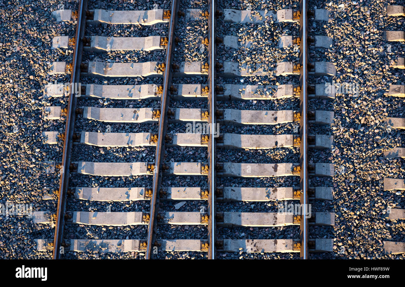 Railway sleepers and gravel path hi-res stock photography and images ...