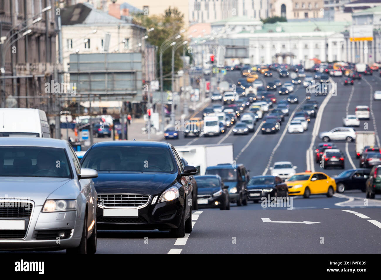 Queue of cars hi-res stock photography and images - Alamy