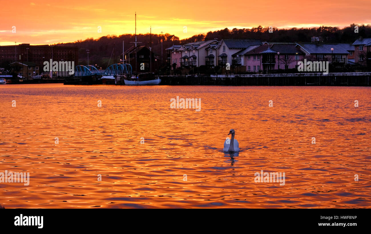 Bristol harbourside sunset hi-res stock photography and images - Alamy