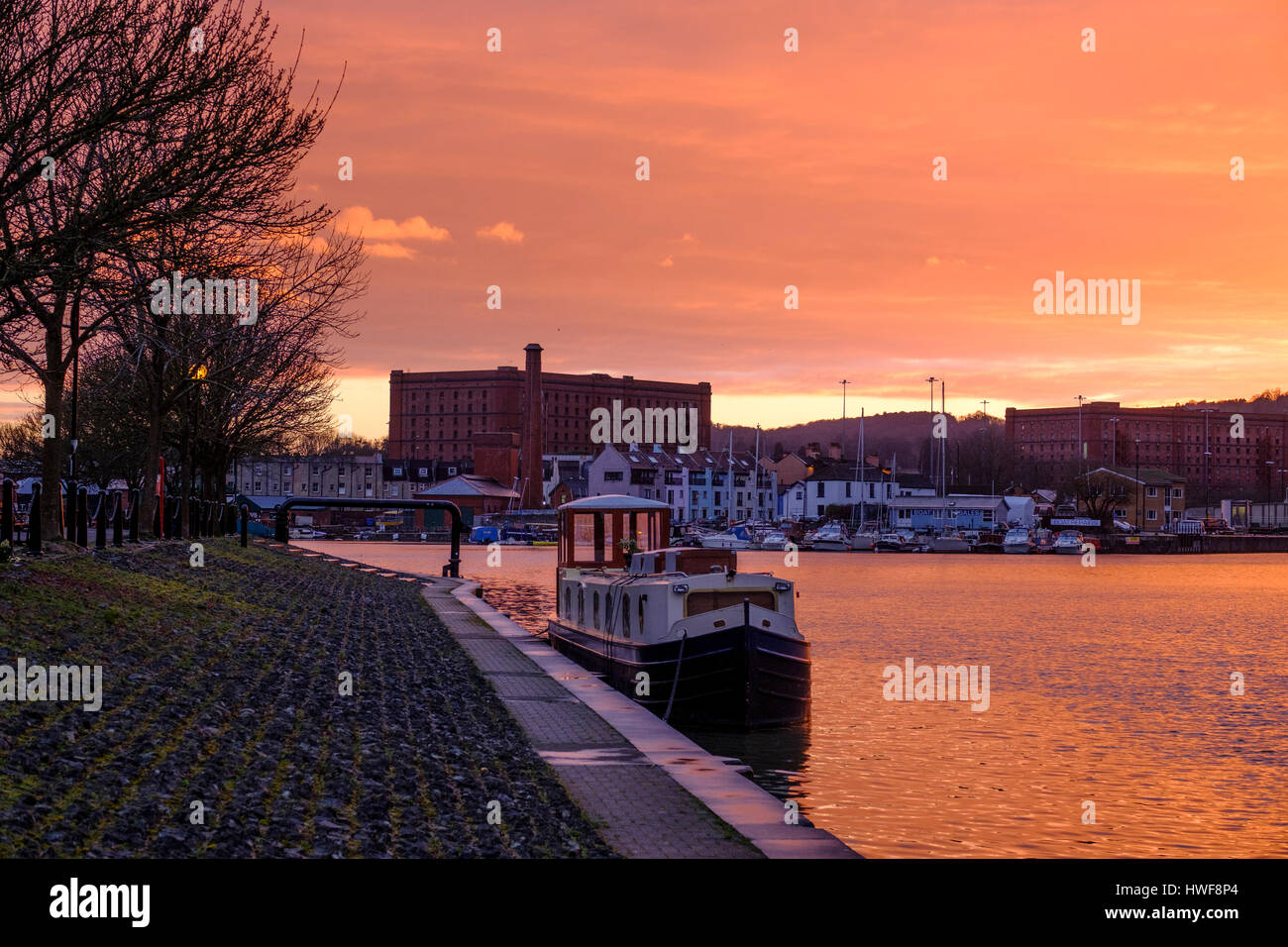 The harbour side in Bristol at sunset Stock Photo - Alamy