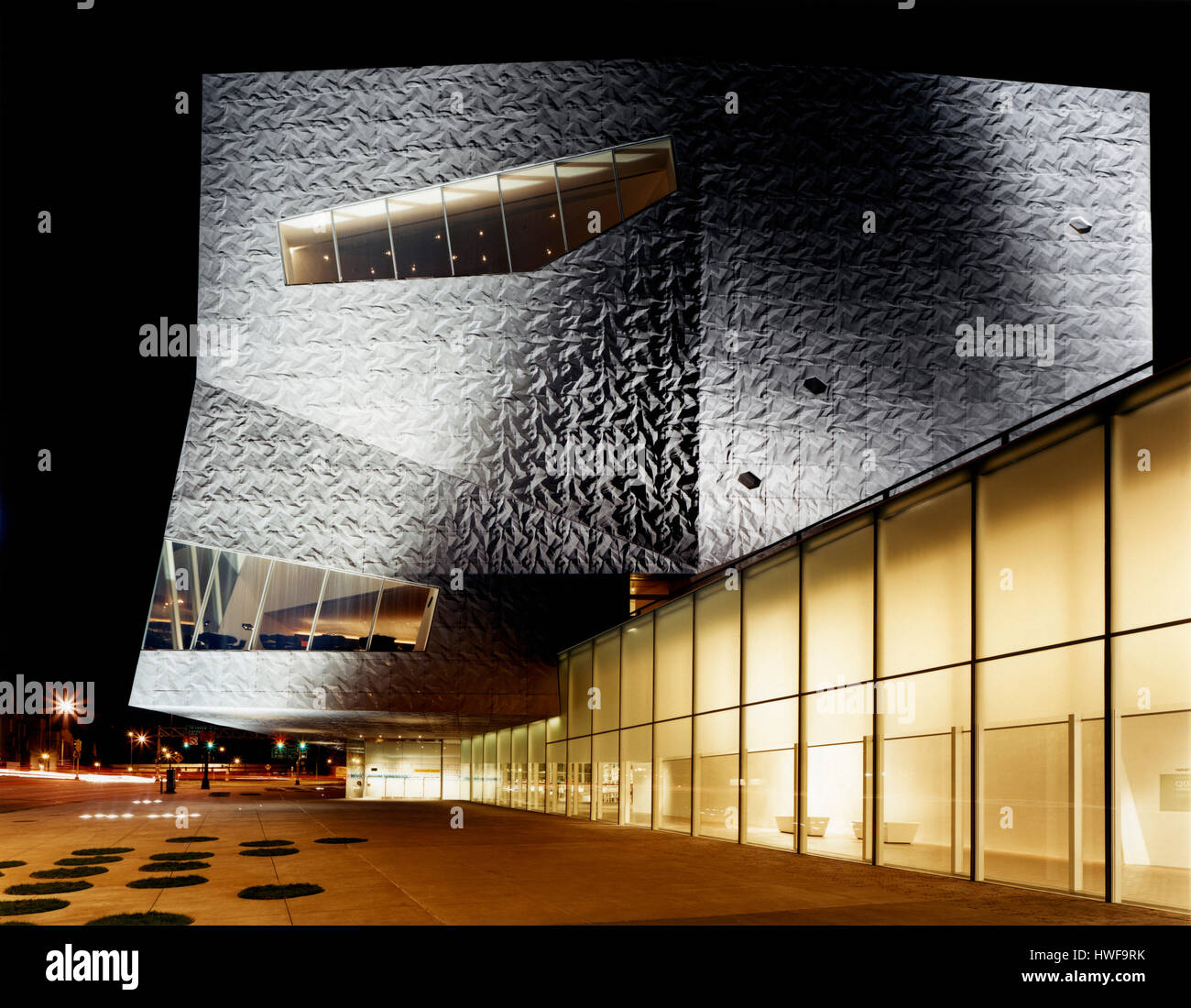 Enclosed corridor hi-res stock photography and images - Alamy