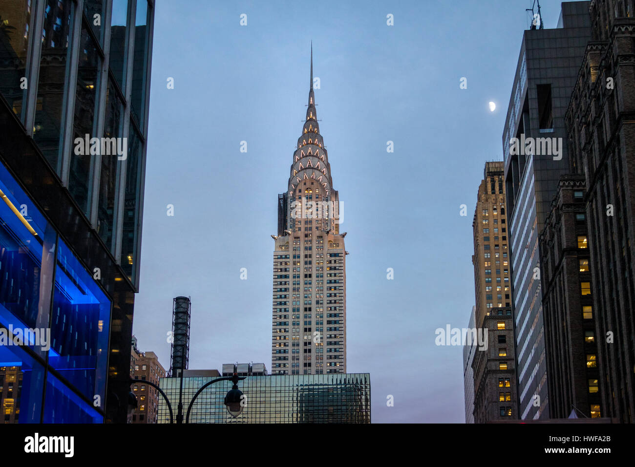 Chrysler building new york night hi-res stock photography and images ...