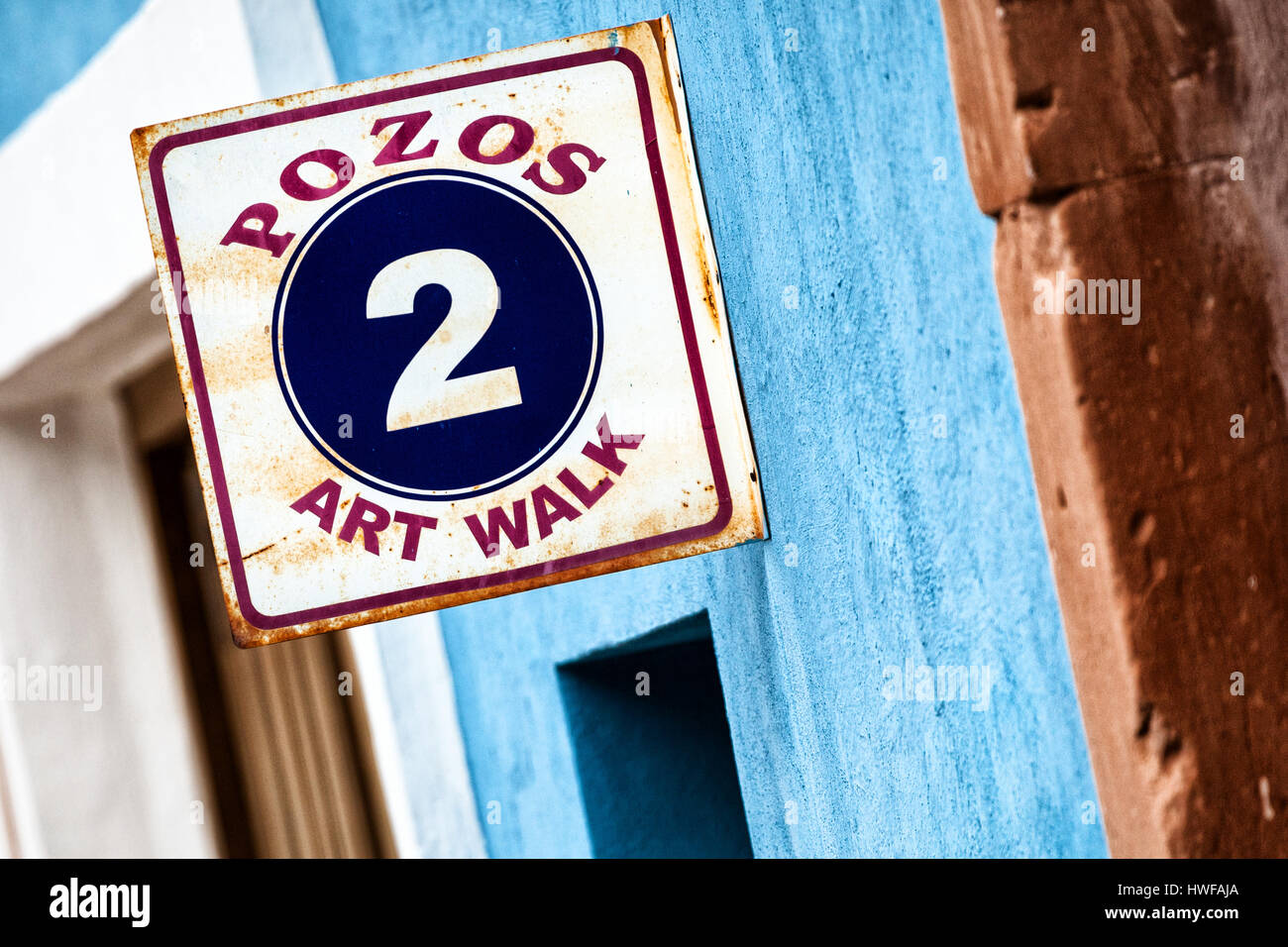 Art walk sign in Mineral de Pozos, Guanajuato, Mexico Stock Photo - Alamy