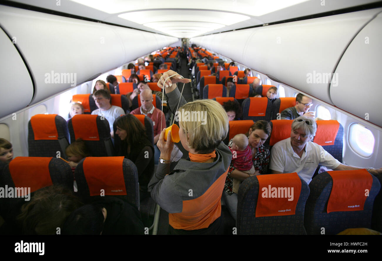 Easyjet Stewardess Stock Photos & Easyjet Stewardess Stock Images - Alamy