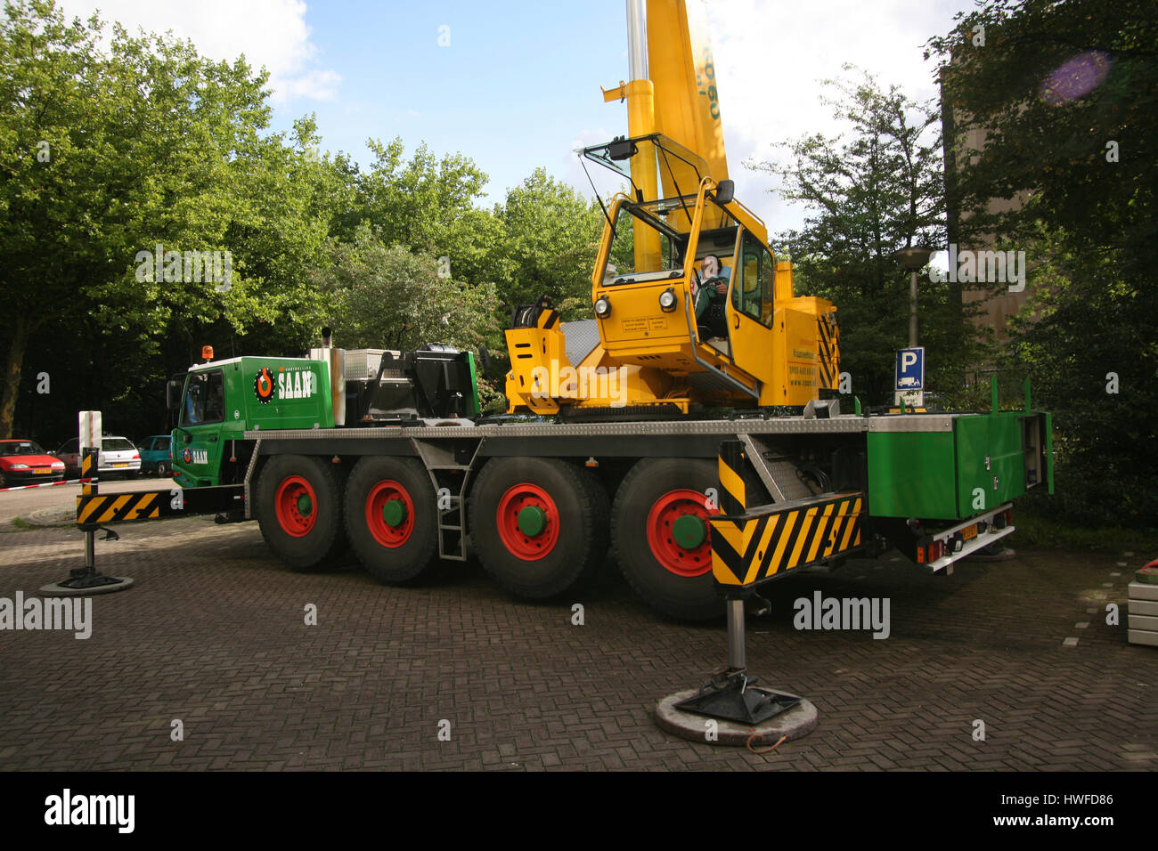 Crane driver hi-res stock photography and images - Alamy
