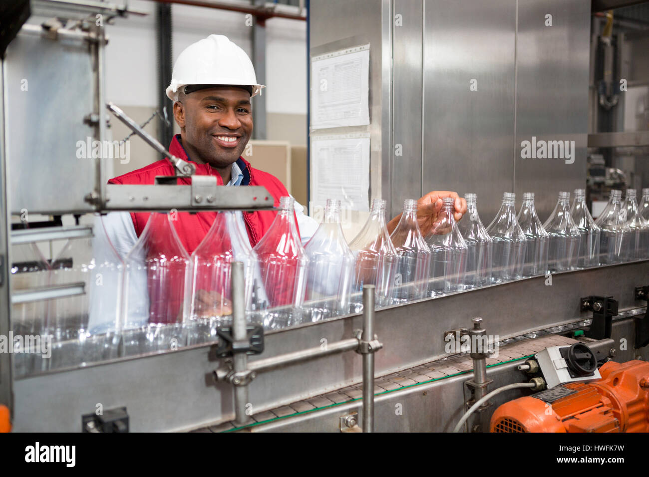 Employee examining hi-res stock photography and images - Alamy