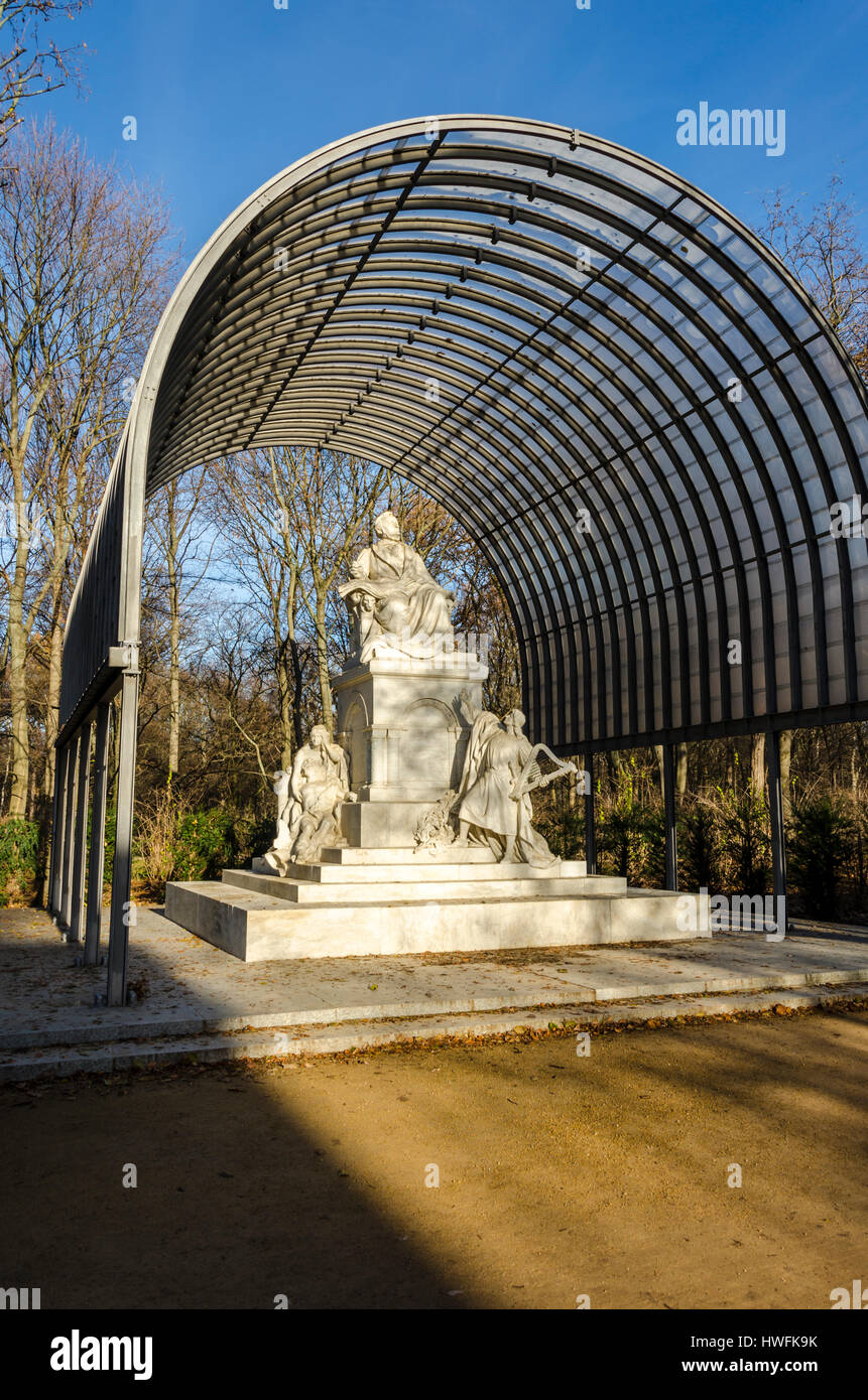 Marble statue richard wagner hi-res stock photography and images - Alamy