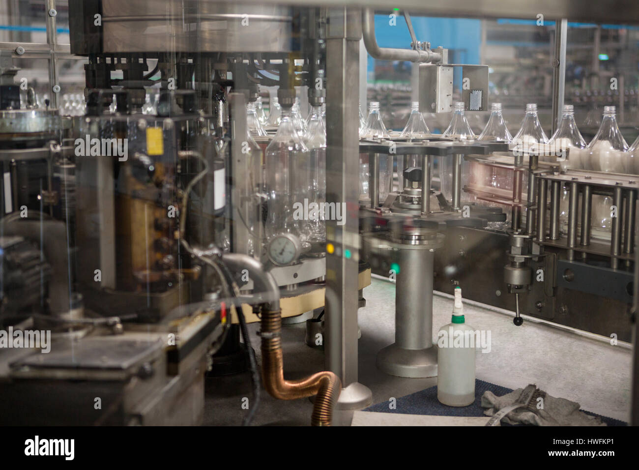 Empty manufacturing plant hi-res stock photography and images - Alamy