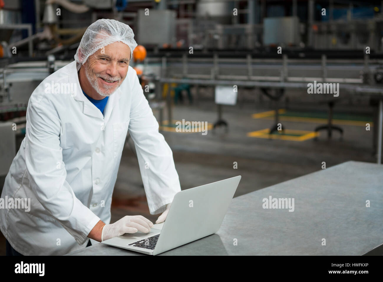 Laptop manufacturing process hi-res stock photography and images - Alamy