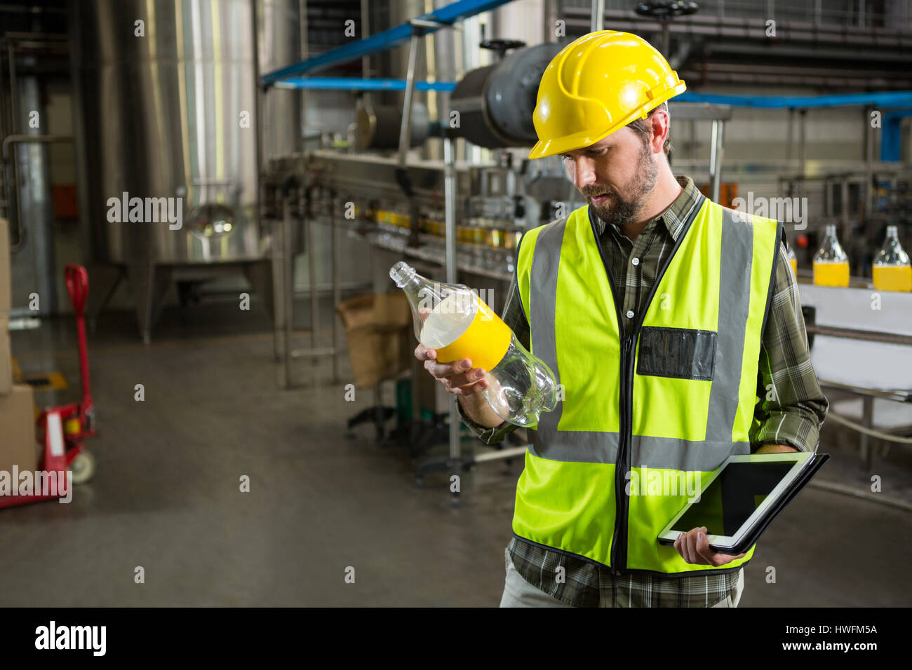 Inspecting bottles hi-res stock photography and images - Alamy