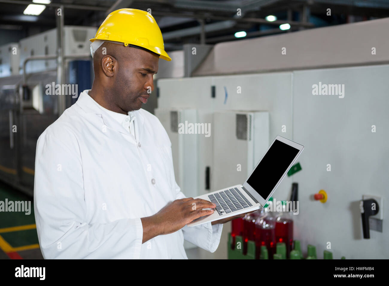 Laptop manufacturing process hi-res stock photography and images - Alamy