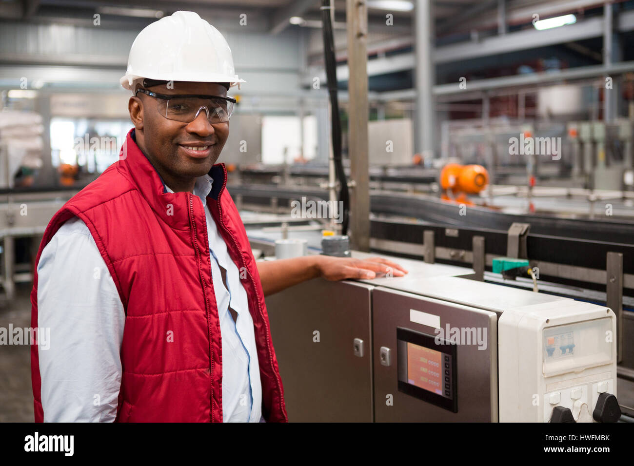 Employee standing hi-res stock photography and images - Alamy