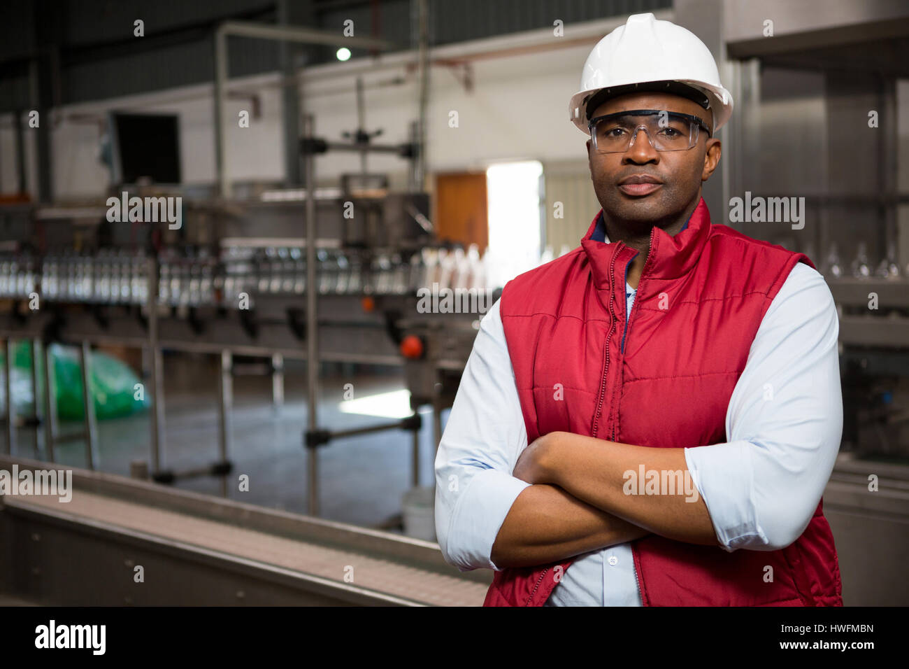 Employee standing hi-res stock photography and images - Alamy