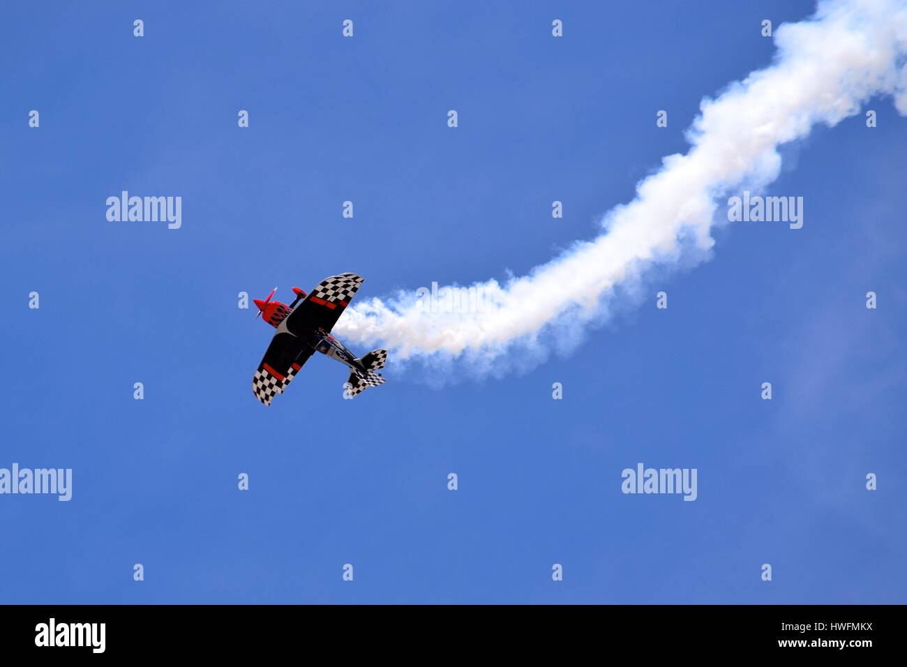 Checkered plane hi-res stock photography and images - Alamy