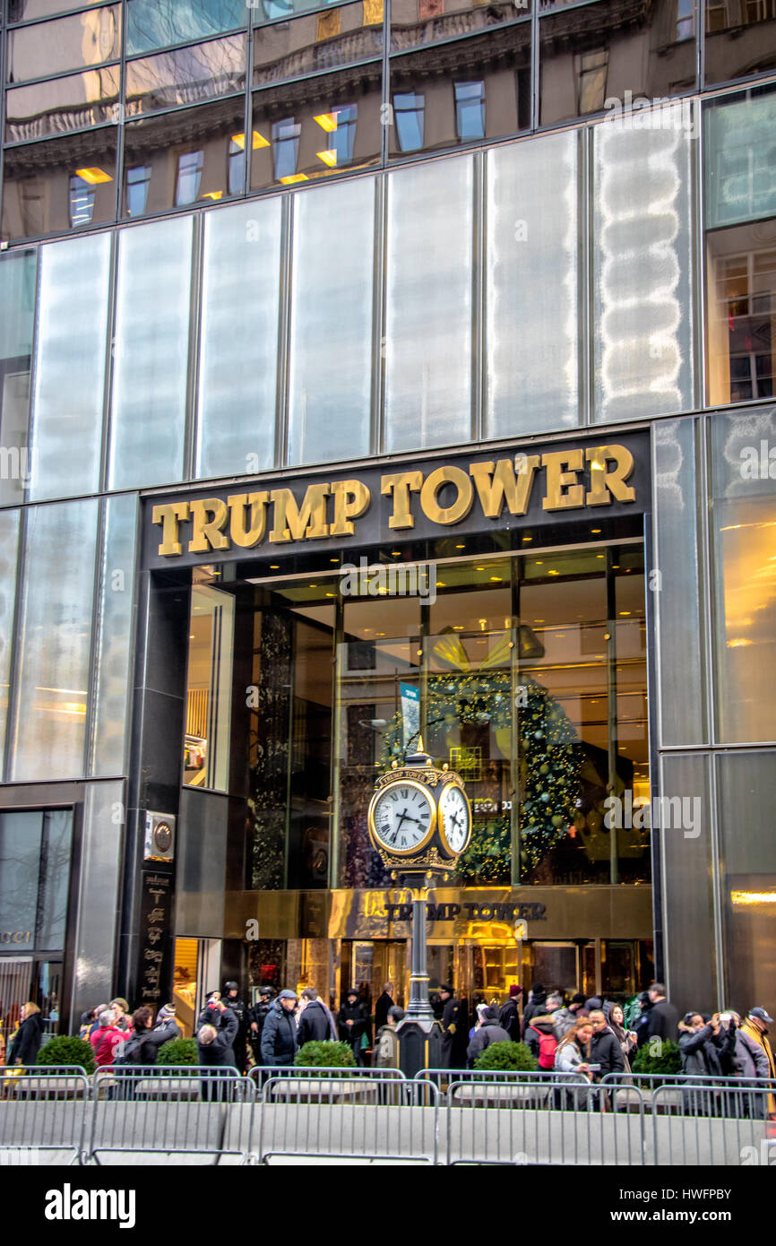 Trump tower clock hi-res stock photography and images - Alamy