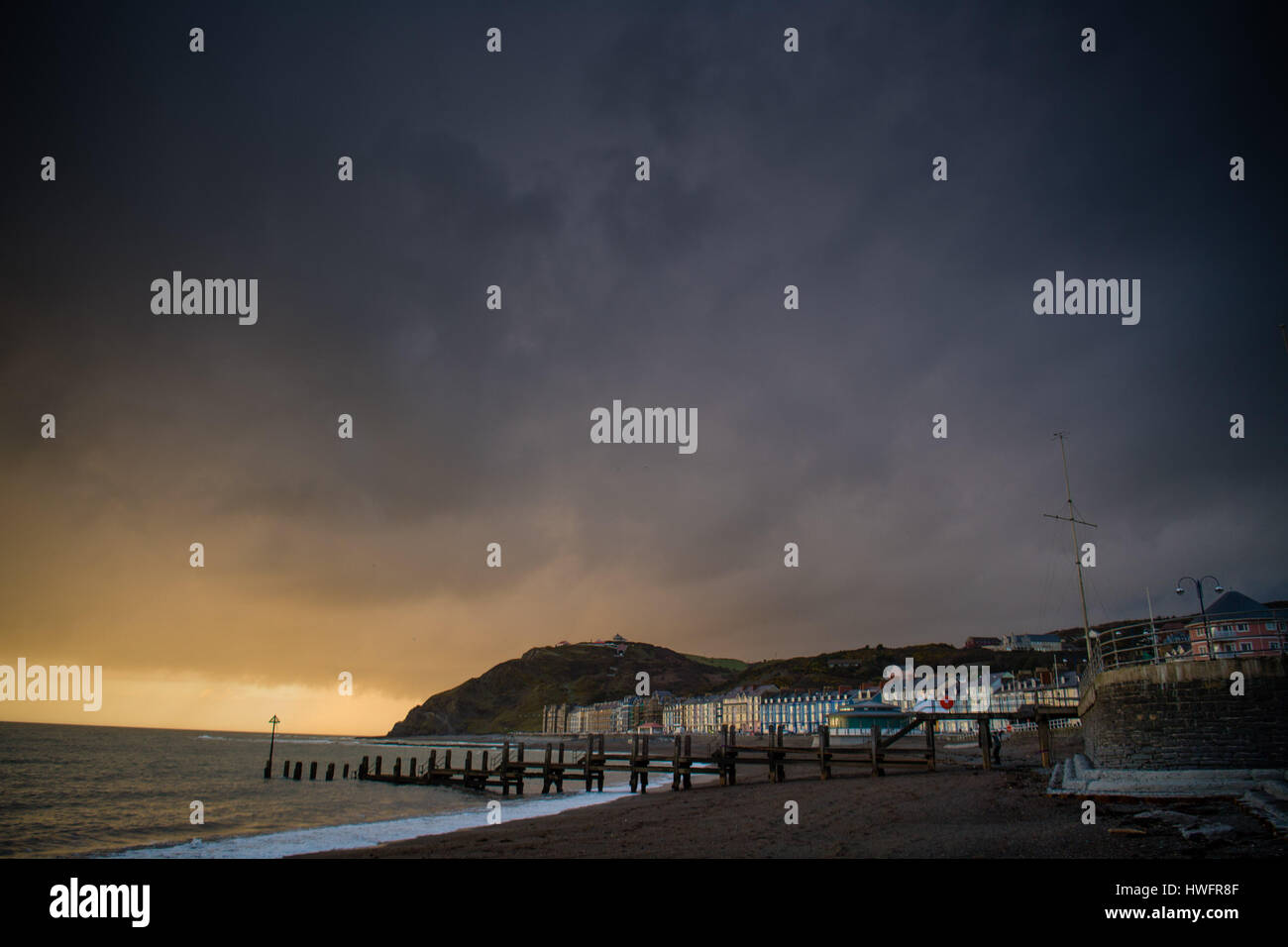 24 march 2017 night time hi-res stock photography and images - Alamy