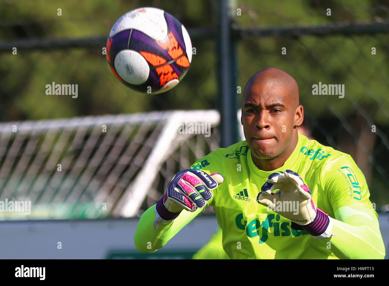 SÃO PAULO, SP - 20.03.2017: TREINO DO PALMEIRAS - Pictured goalkeeper ...