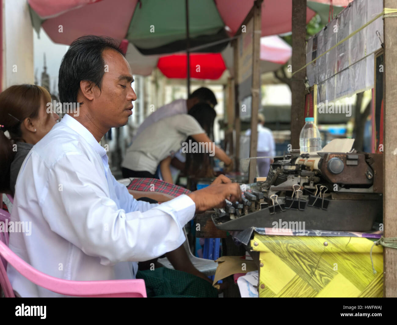 Old typewriters hi-res stock photography and images - Alamy