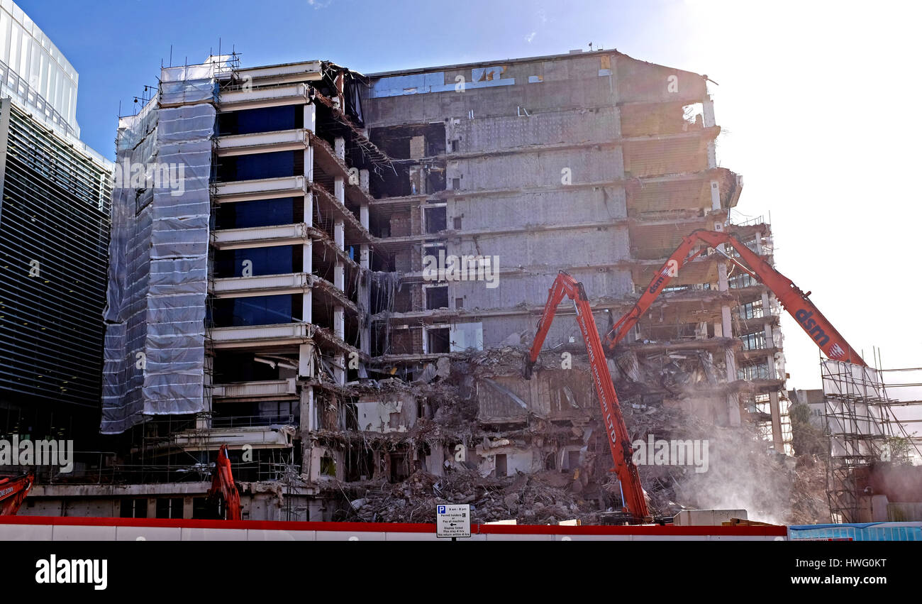 American express europe headquarters hi-res stock photography and ...