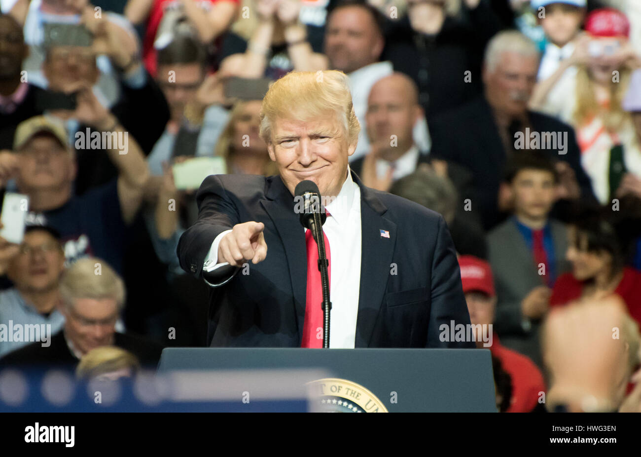 Donald trump smiling hi-res stock photography and images - Alamy