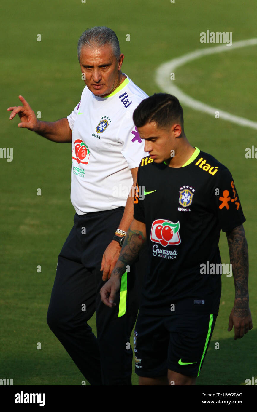 SÃO PAULO, SP - 21.03.2017: TREINO DA SELEÇÃO BRASILEIRA - Tite and ...