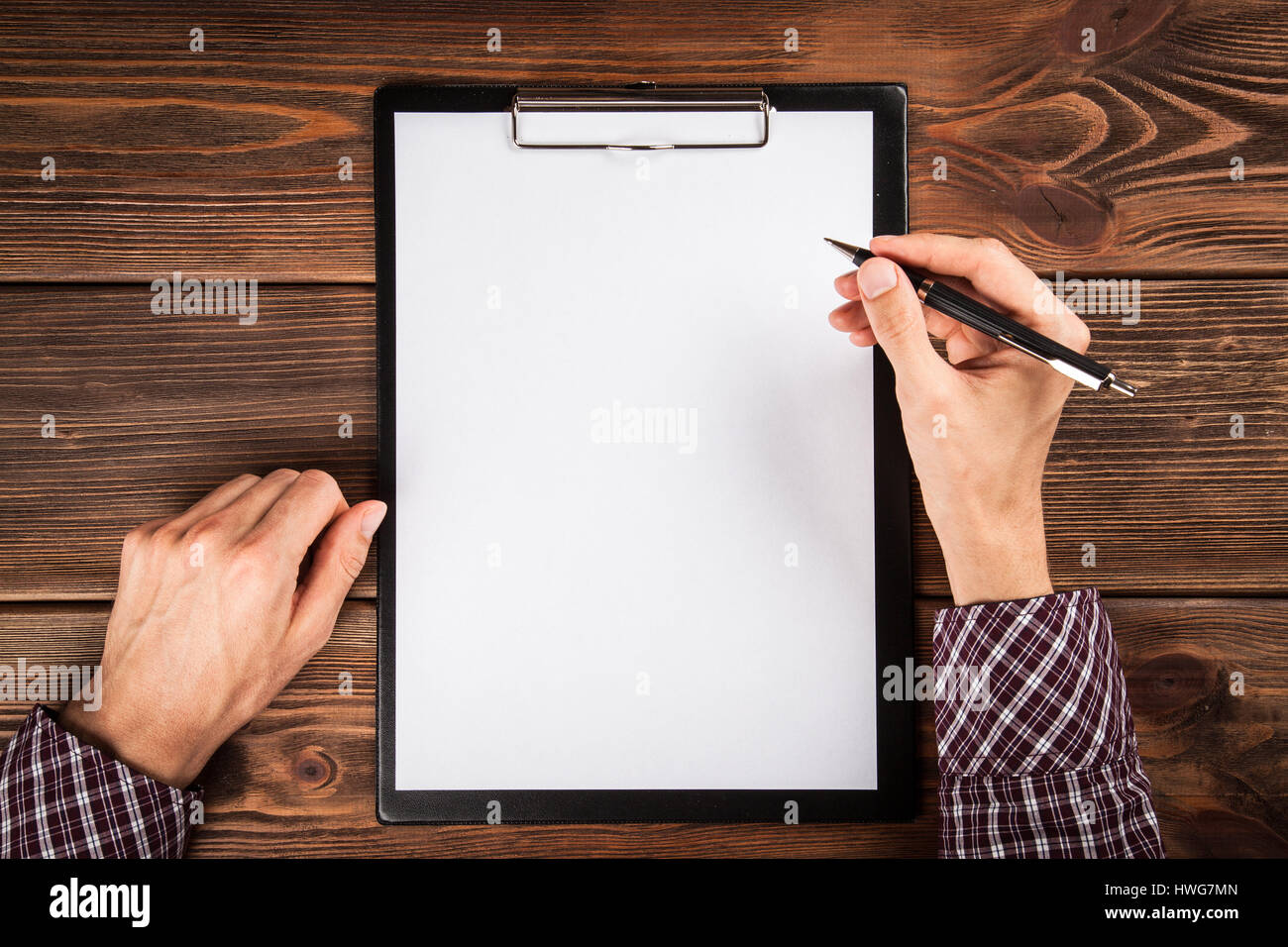 Clip board on desk hi-res stock photography and images - Alamy