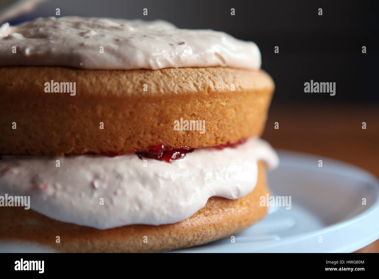 Baking a homemade sponge cake for a birthday party Stock Photo - Alamy