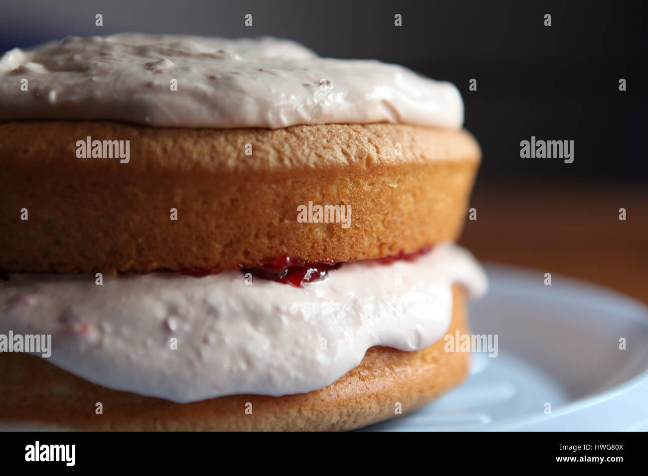 Baking a homemade sponge cake for a birthday party Stock Photo - Alamy