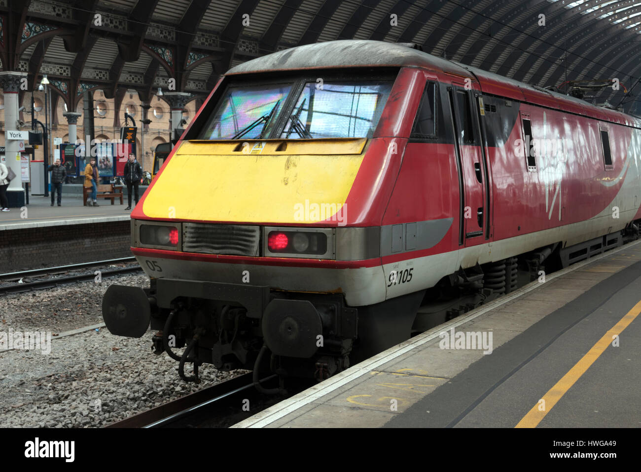 Virgin trains class 91 locomotive hi-res stock photography and images ...