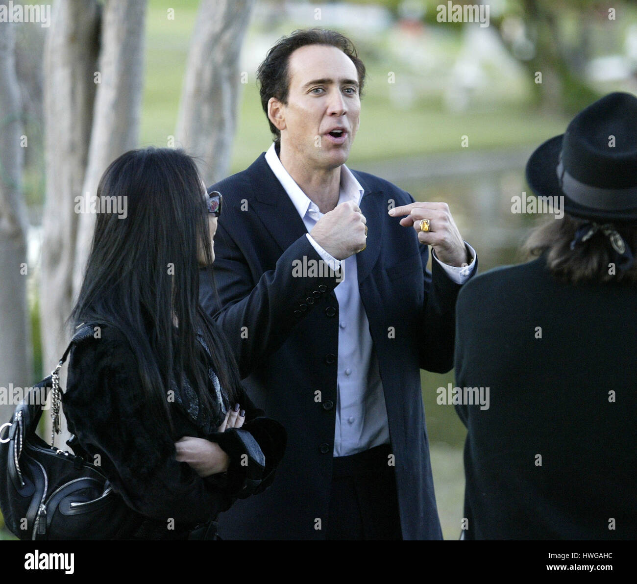 Actor Nicolas Cage and his wife, Alice Kim, at the unveiling of the ...