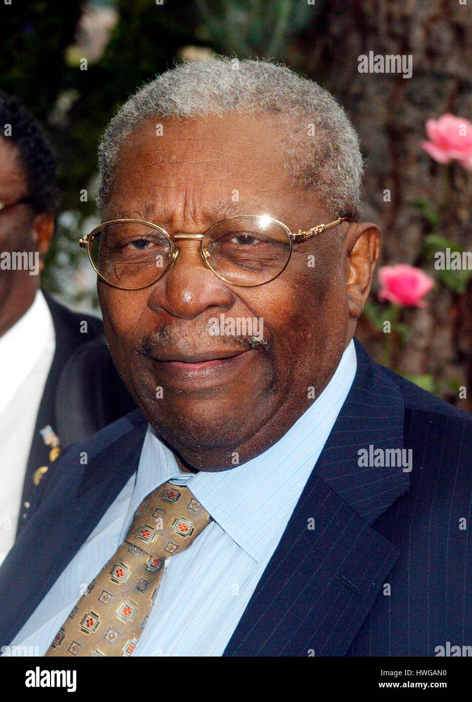 B.B. King arrives at the First AME Church for Ray Charles funeral in ...