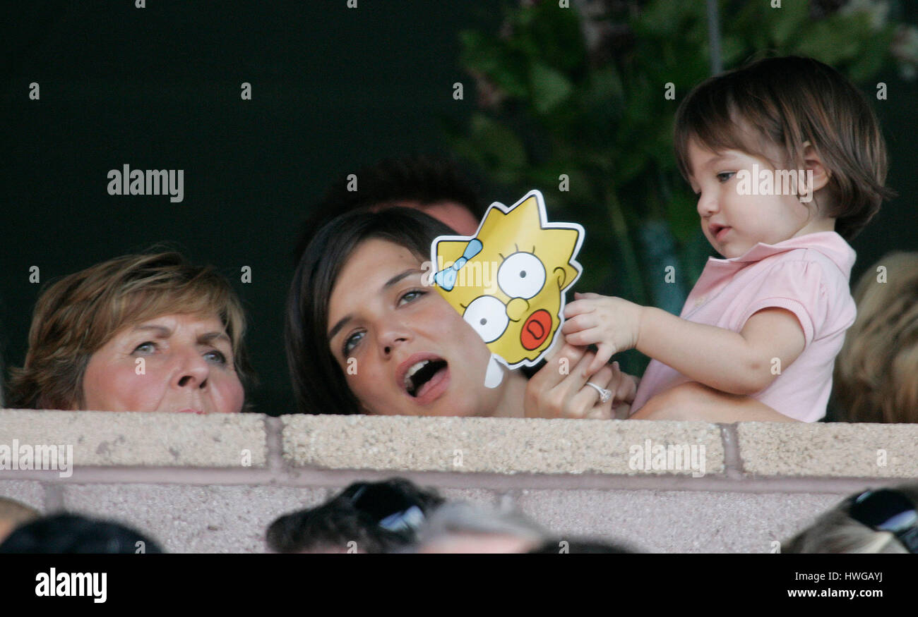 Katie Holmes and her daughter, Suri Cruise, along with mother -in-law ...